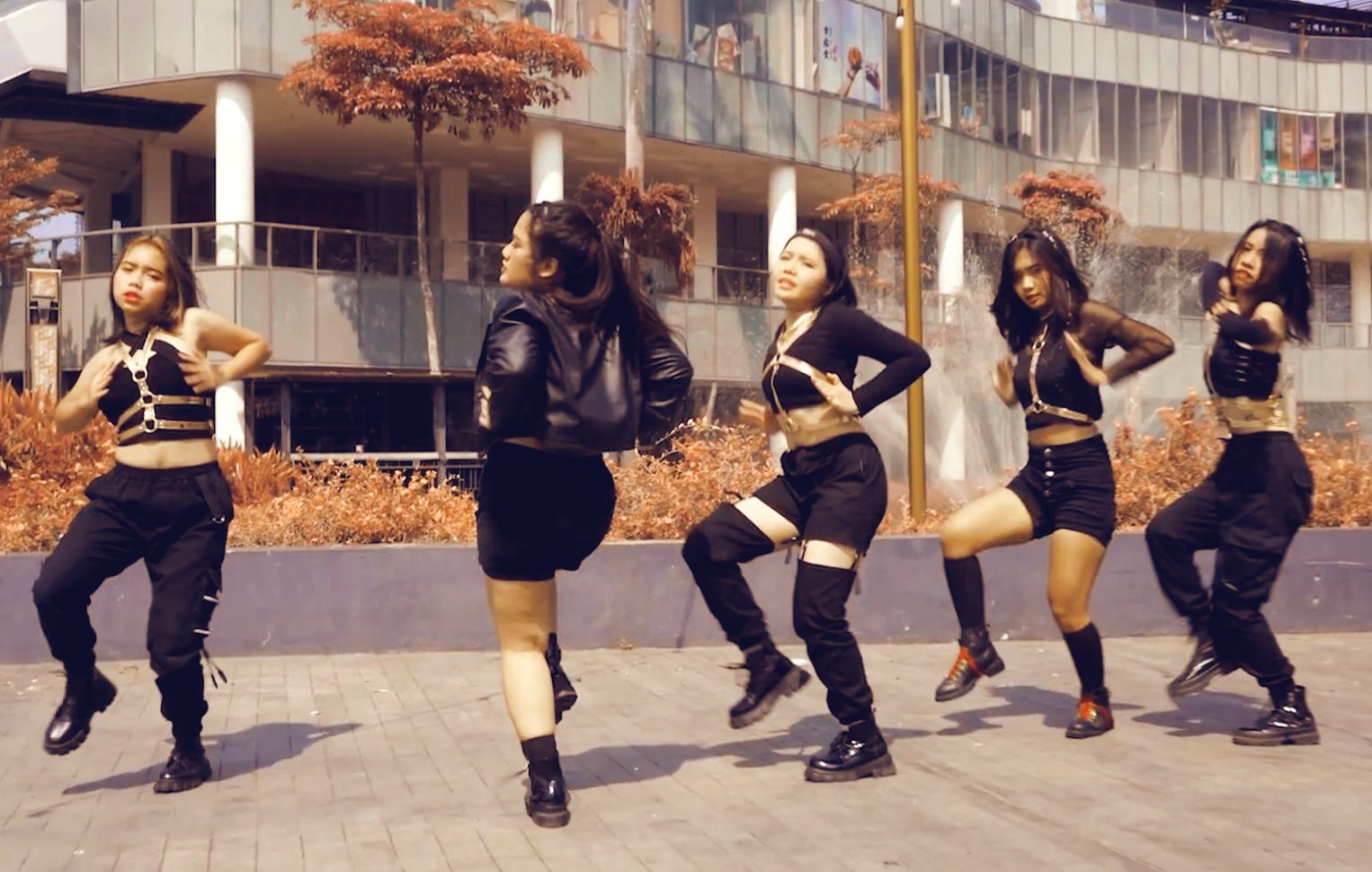 [INVASION IN PUBLIC]KeVIZ - Purr DANCE COVER_哔哩哔哩_bilibili