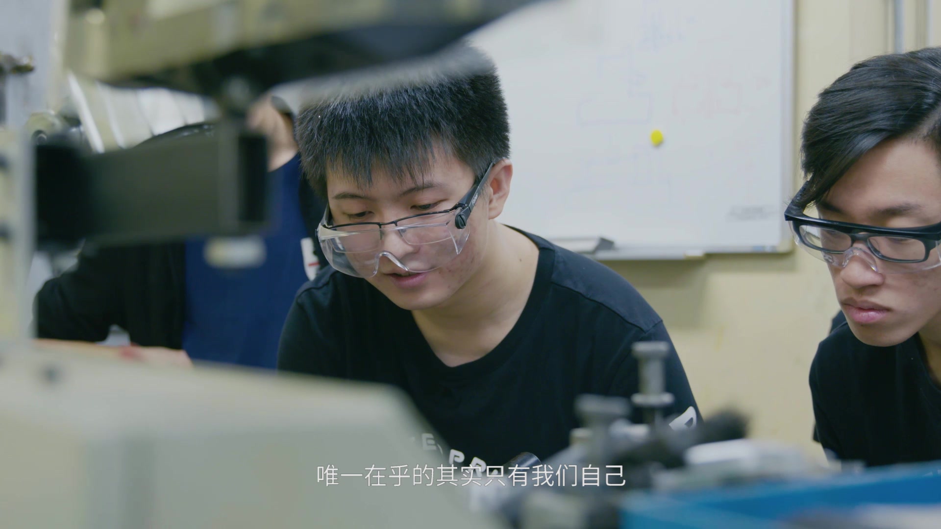 【RoboMaster2018机甲大师纪录片】第二十三集 香港科技大学《步兵眼中的我们》_哔哩哔哩_bilibili