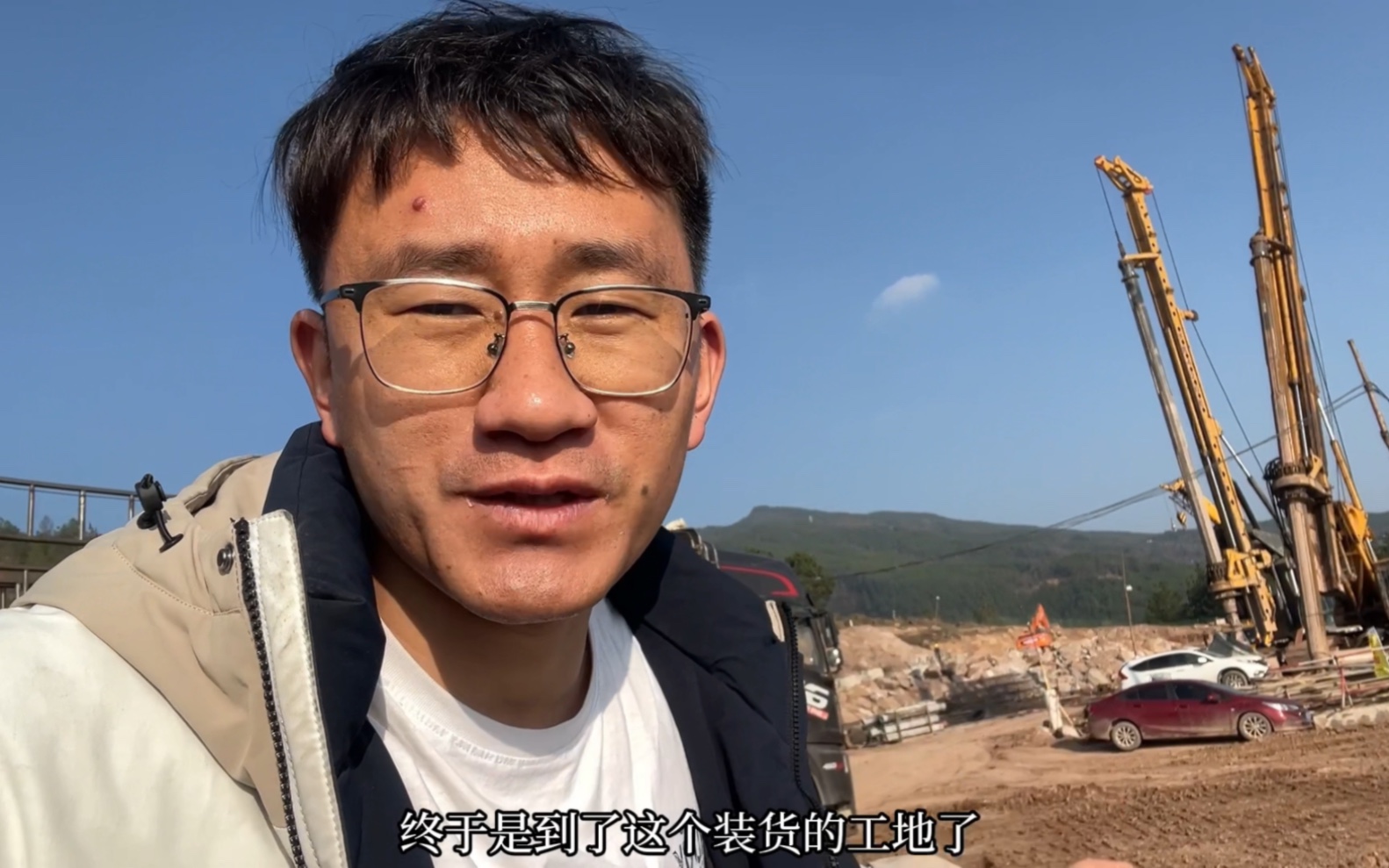 开车技术太差了，小伙开96去山里面装货，差点困在山里出不来 深漂蜗牛 深漂蜗牛 哔哩哔哩视频