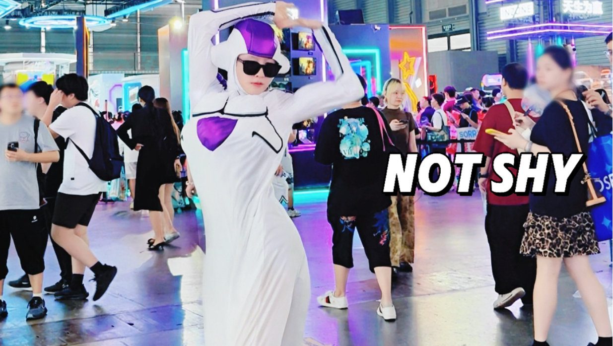 没看弗利萨大人在ChinaJoy跳舞等于白来-绯绯Feifei-绯绯Feifei-哔哩哔哩视频