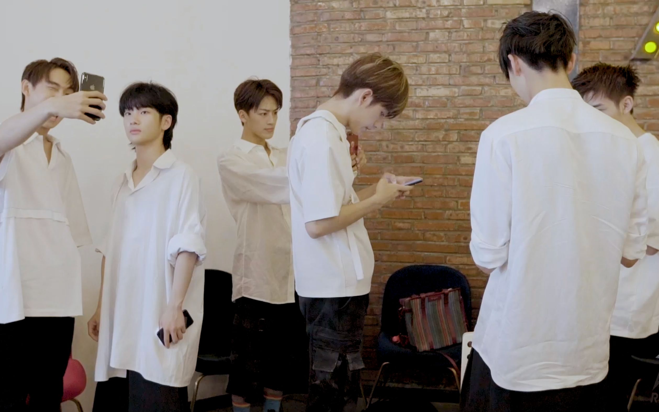 走近R1SE，揭秘“曝光”头像的秘密_哔哩哔哩_bilibili