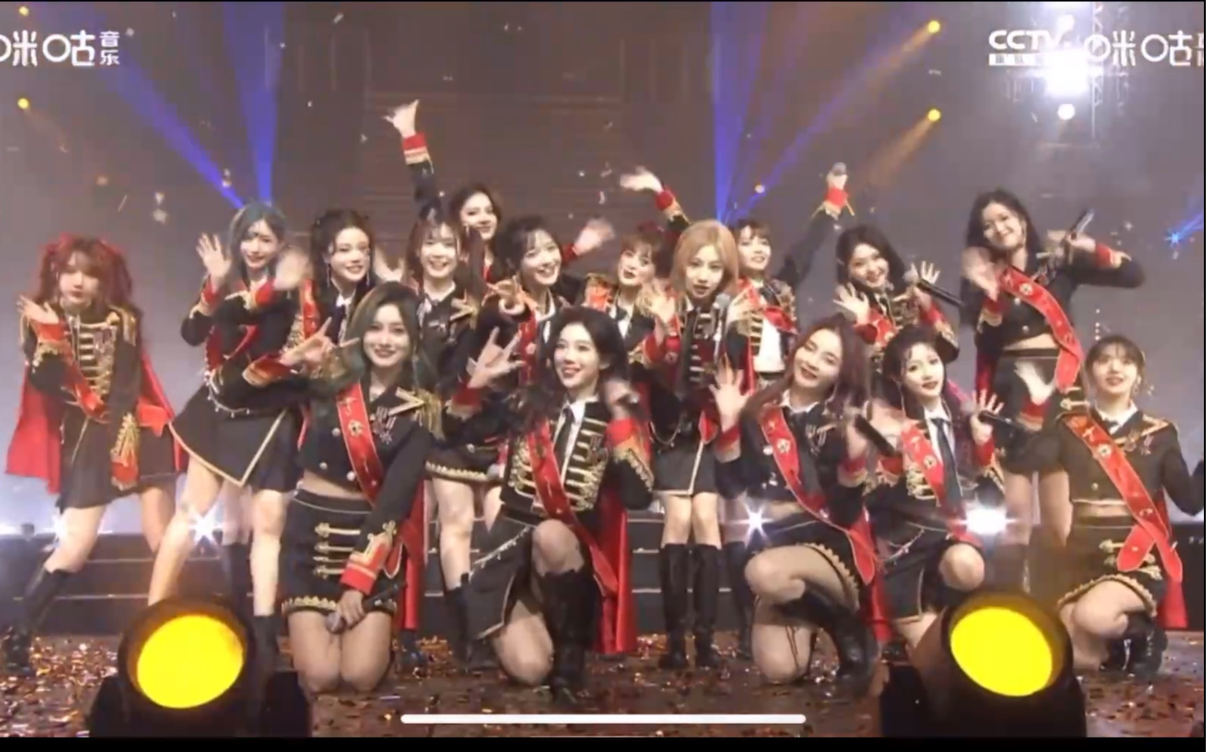 SNH48 TEAM HII《Honor》&采访环节，银河战舰起飞吧！_哔哩哔哩_bilibili