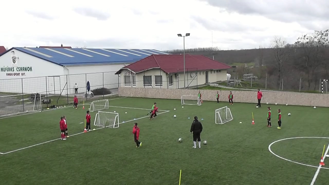 法国足球u9 1vs1训练_哔哩哔哩_bilibili