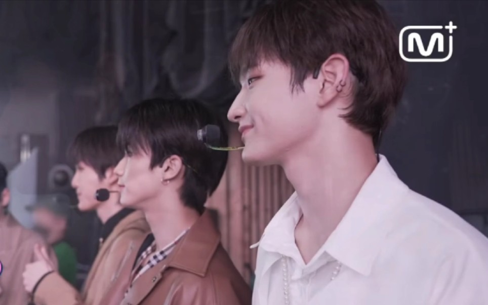 【DKZ】【柳起硕】特别舞台幕后花絮part 2_哔哩哔哩_bilibili