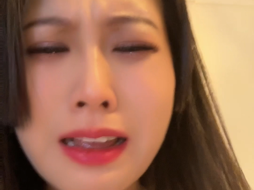 谁拿走了我的蛤蟆色抹胸-2u2bu-2u2bu-哔哩哔哩视频