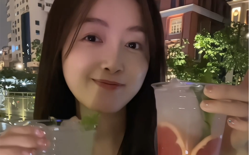 拜托，在黄浦江边喝酒超快乐的-小牙一杯-小牙一杯-哔哩哔哩视频