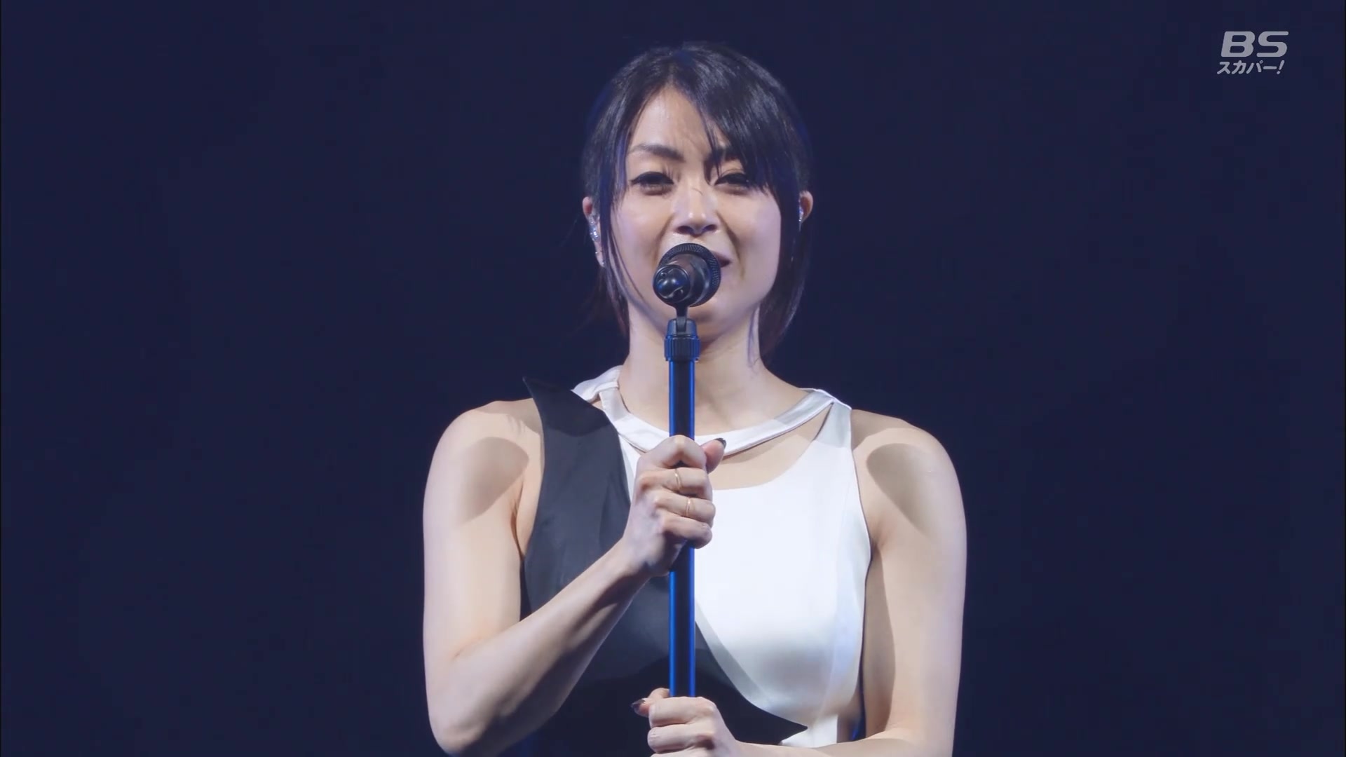 时隔八年,宇多田光再次演唱会演绎first Love哔哩哔哩bilibili