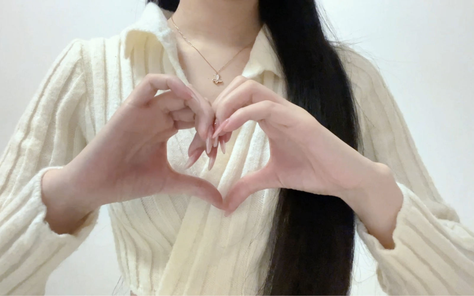 【小蕴助眠】化妆包里有什么？oo 幼稚园小蕴 幼稚园小蕴 哔哩哔哩视频