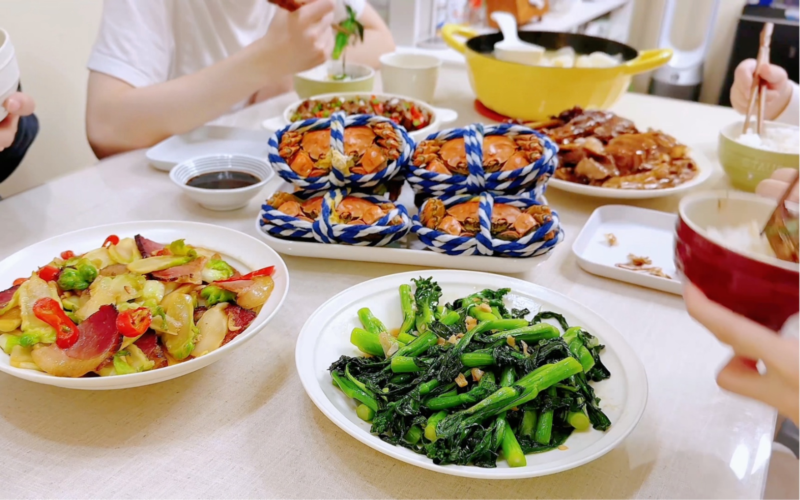 记录香港全职妈妈的一天｜vlog｜又到一年圣诞月，和往年一样准备了圣诞倒数月历，一起期待圣诞节的到来～-莫默mok-莫默mok-哔哩哔哩视频