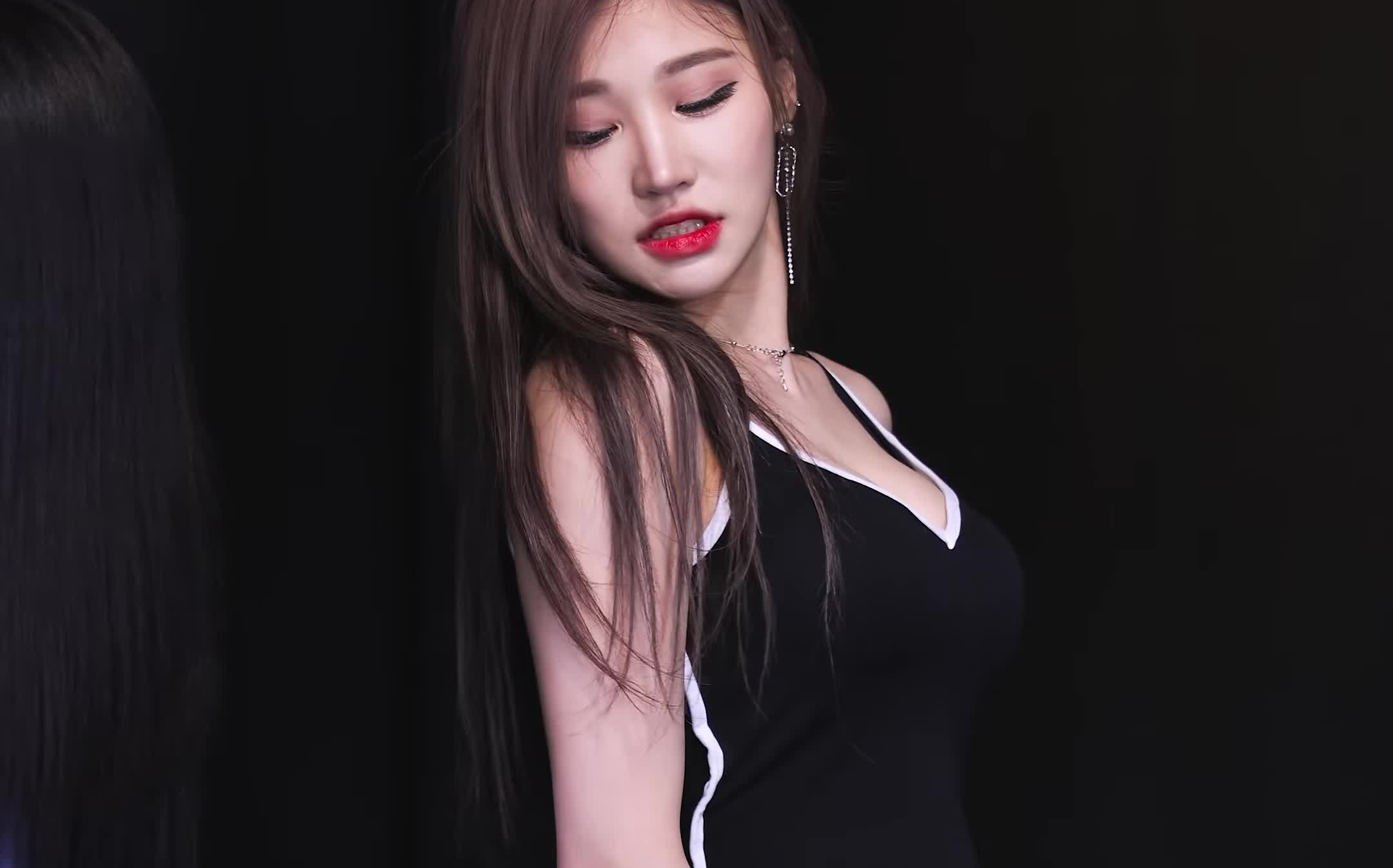 TAERI --Girl Crush 写真拍摄，这身材怎么样_哔哩哔哩_bilibili