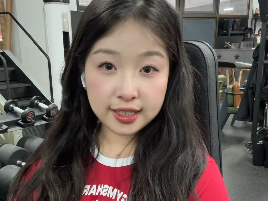 坐姿哑铃推肩15kg*12-Niki有棵树-Niki有棵树-哔哩哔哩视频