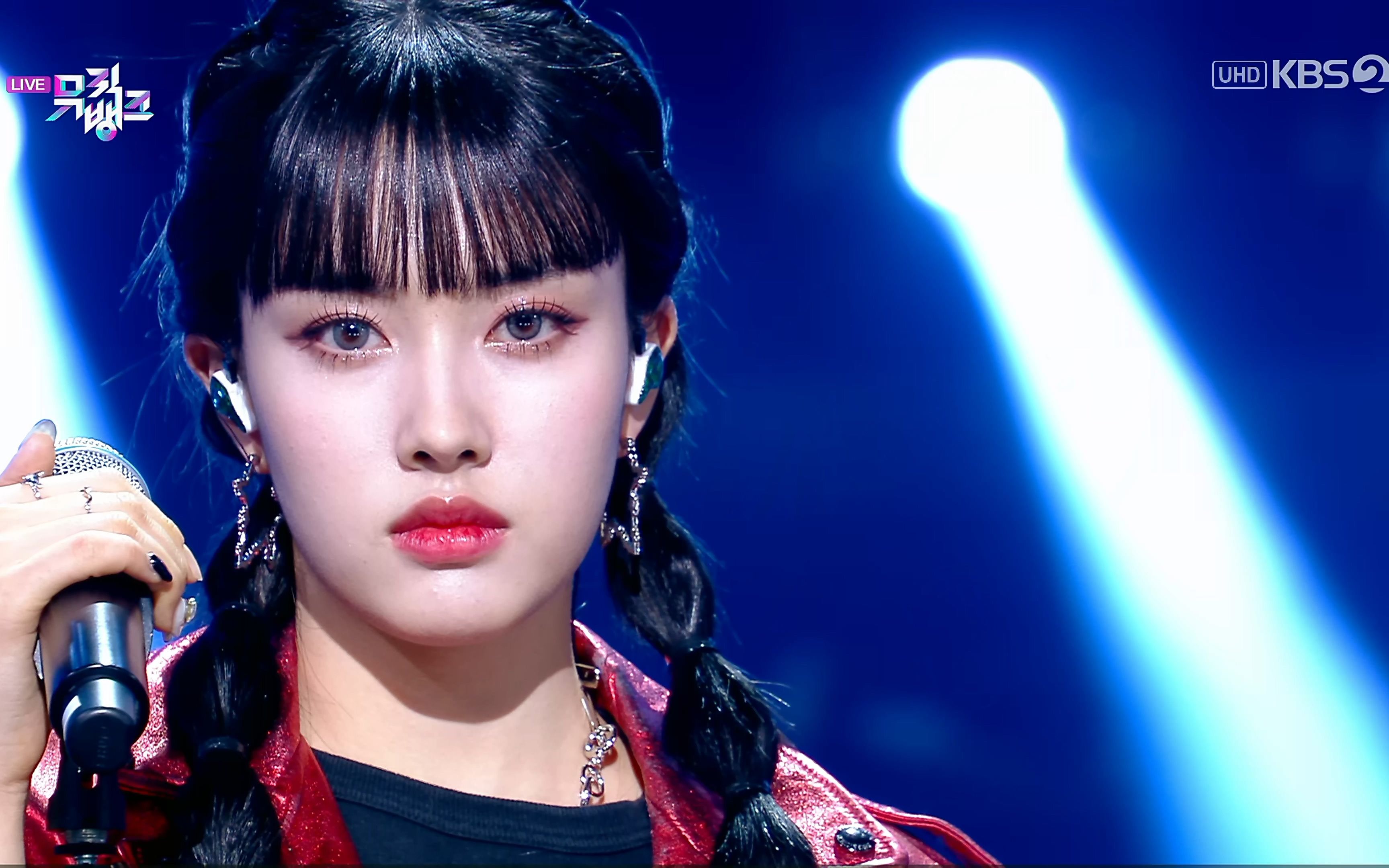 【4K LIVE】STAYC - YOUNG LUV+RUN2U（220318 KBS UHD Music Bank）_哔哩哔哩_bilibili