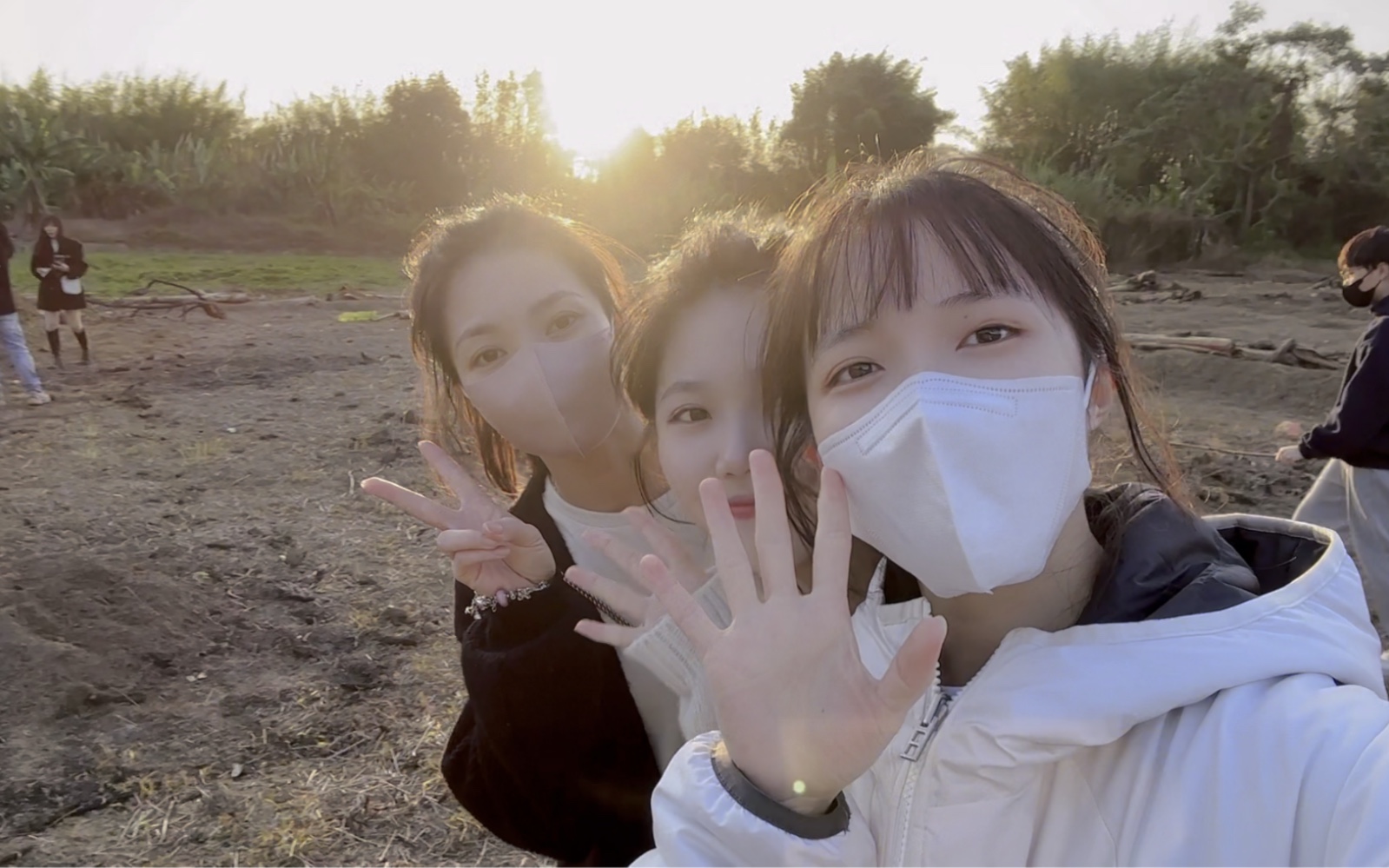 香港一家四口在娘家的日常vlog｜带兄弟俩体验土窑的乐趣-莫默mok-莫默mok-哔哩哔哩视频