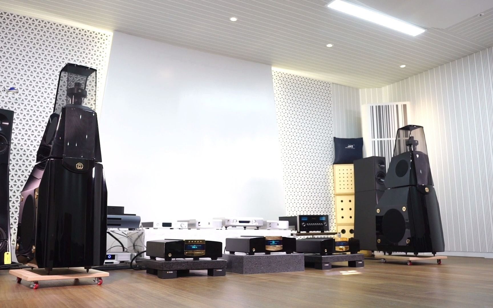 MBL 111F 全向声音，让您直接体验舞台的活泼_哔哩哔哩_bilibili