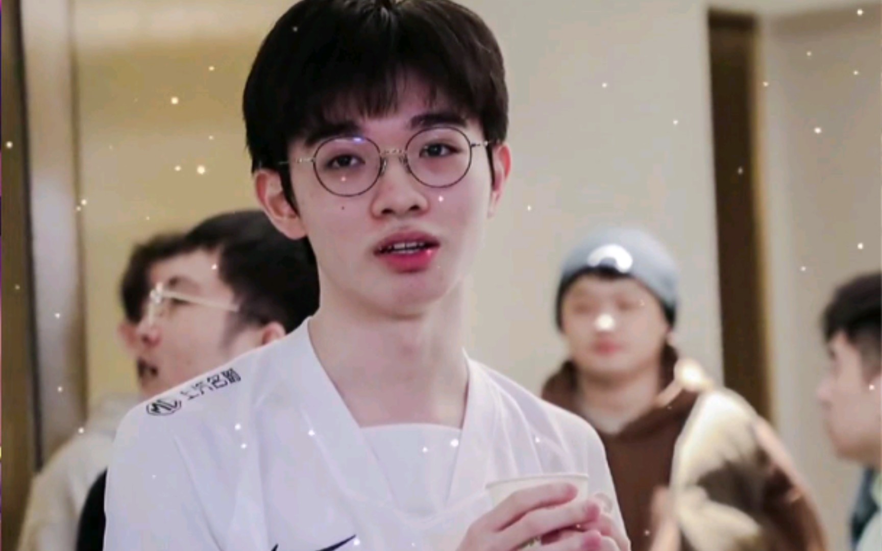 BLG青训爆料Uzi近况!这次Uzi真的走了？_英雄联盟