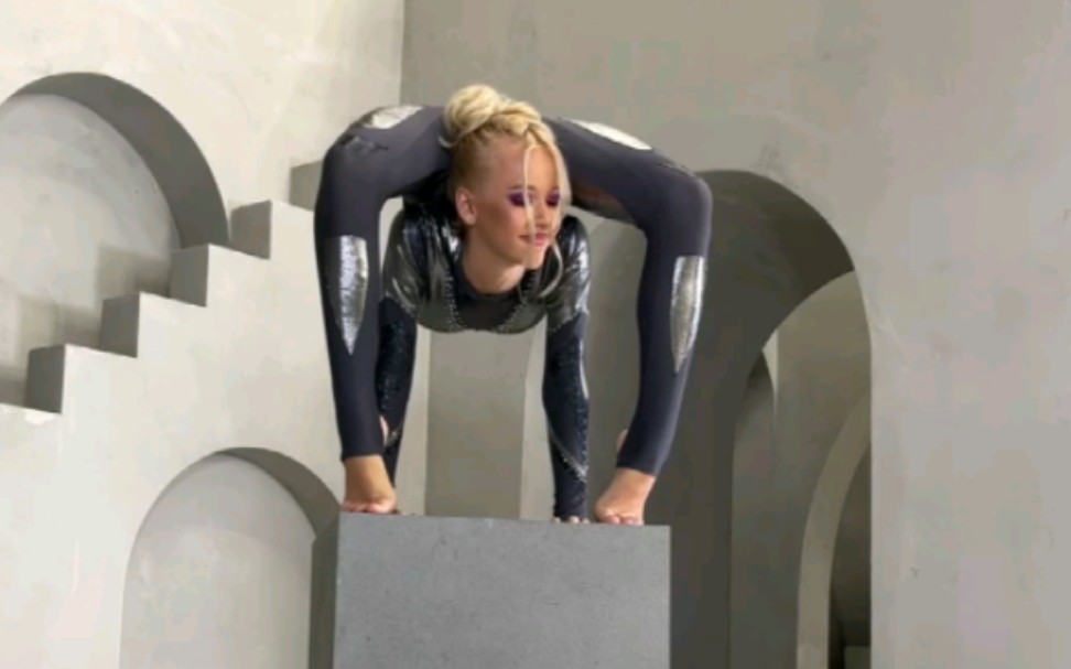 flexilady系列（Malina 美女柔术）Alina合集剪辑1