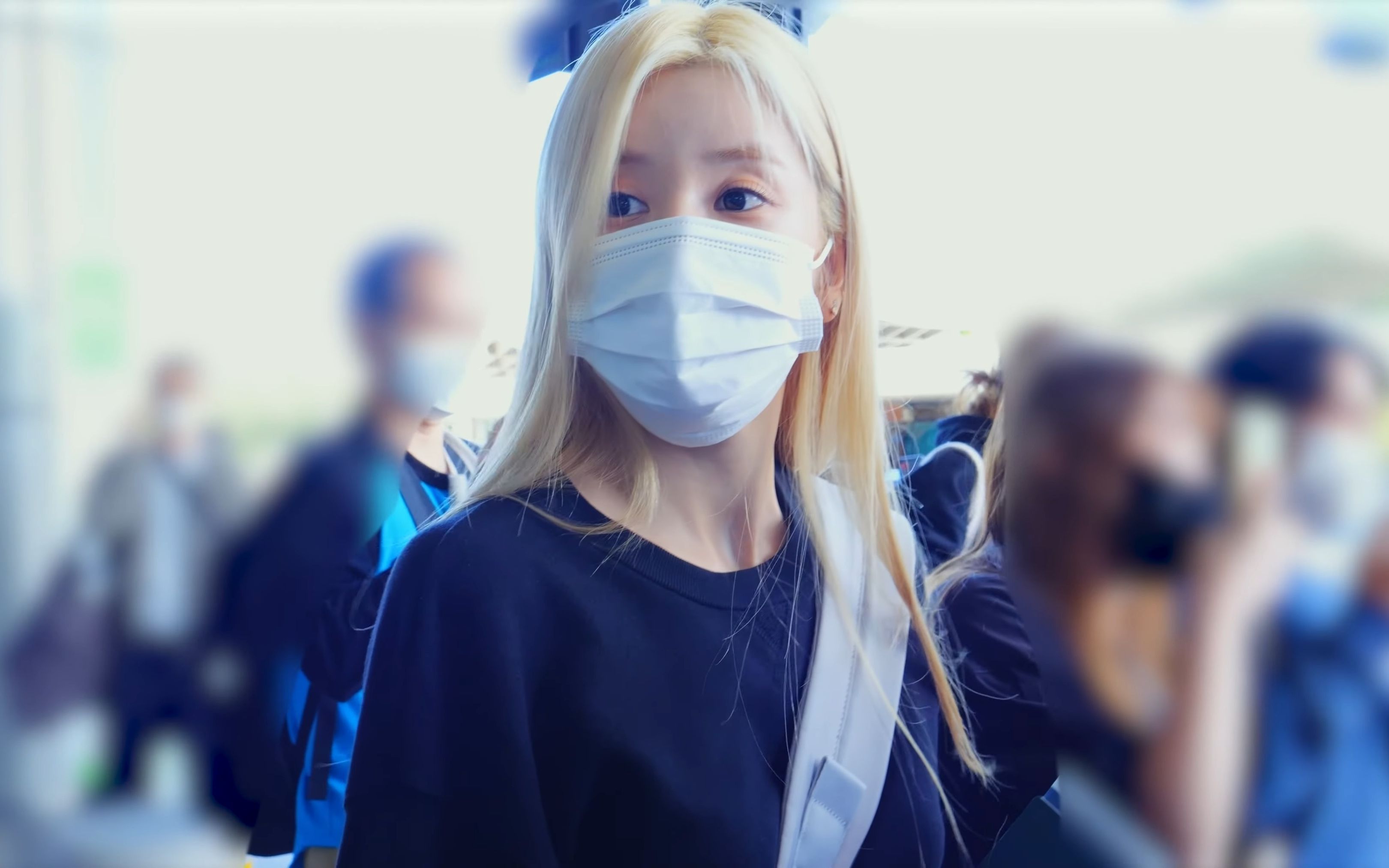 [apink 朴初珑] 220924 apink 朴初珑 金浦机场到达_哔哩哔哩_bilibili