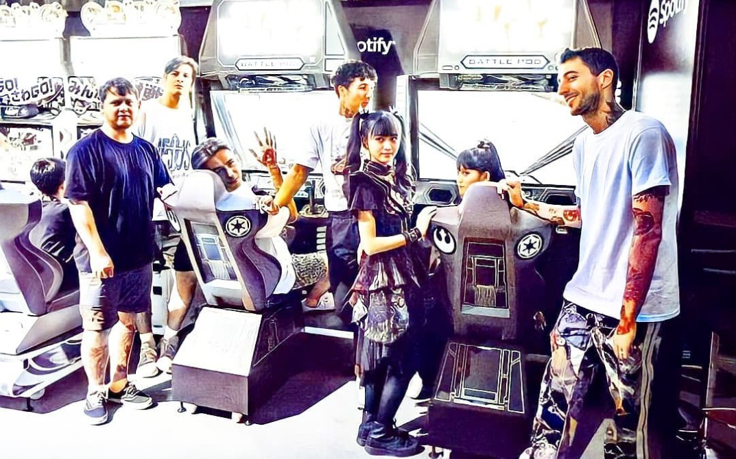 Bring Me The Horizon - Kingslayer (Lyric Video) ft. [ BMTH x BM ] 【LIVE ...