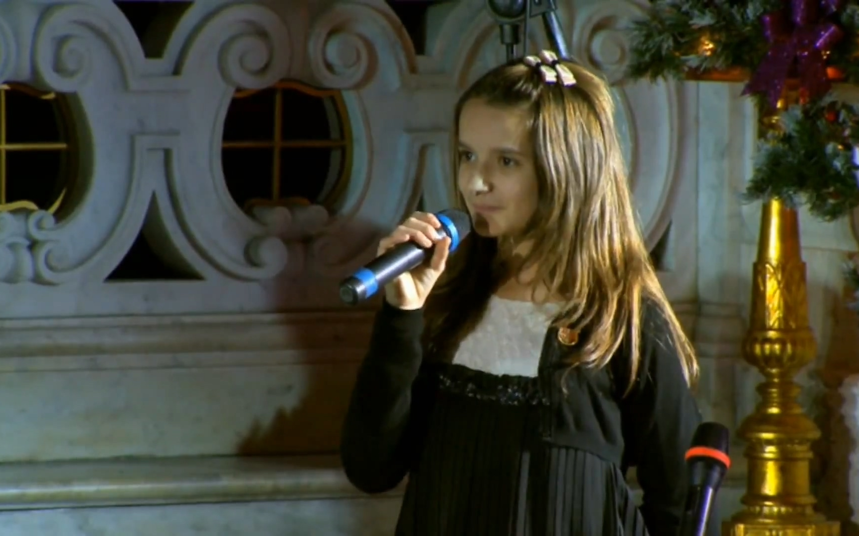 Piccolo Coro S Efisio《silenzio》concerto di N S Bonaria 21 dic 2012 ...