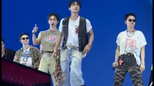 音乐节久违的dk time！欢乐的道兼小狗带领大家转圈圈_哔哩哔哩_bilibili