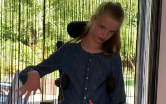 Cerebral Palsy - Holly Greenhow - Week 19-IaYuYuYg-IaYuYuYg-哔哩哔哩视频