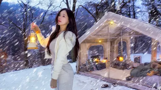 【4K】放松解压：🌨 在雪山与狗狗共度一夜🐕舒适的充气帐篷露营 | 作者：Ssoberry | 机翻中文_哔哩哔哩_bilibili