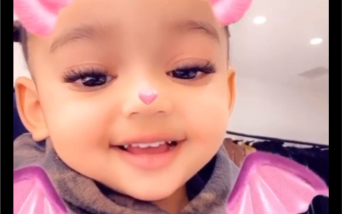 被自己美貌深深吸引到的ChiChi_哔哩哔哩_bilibili