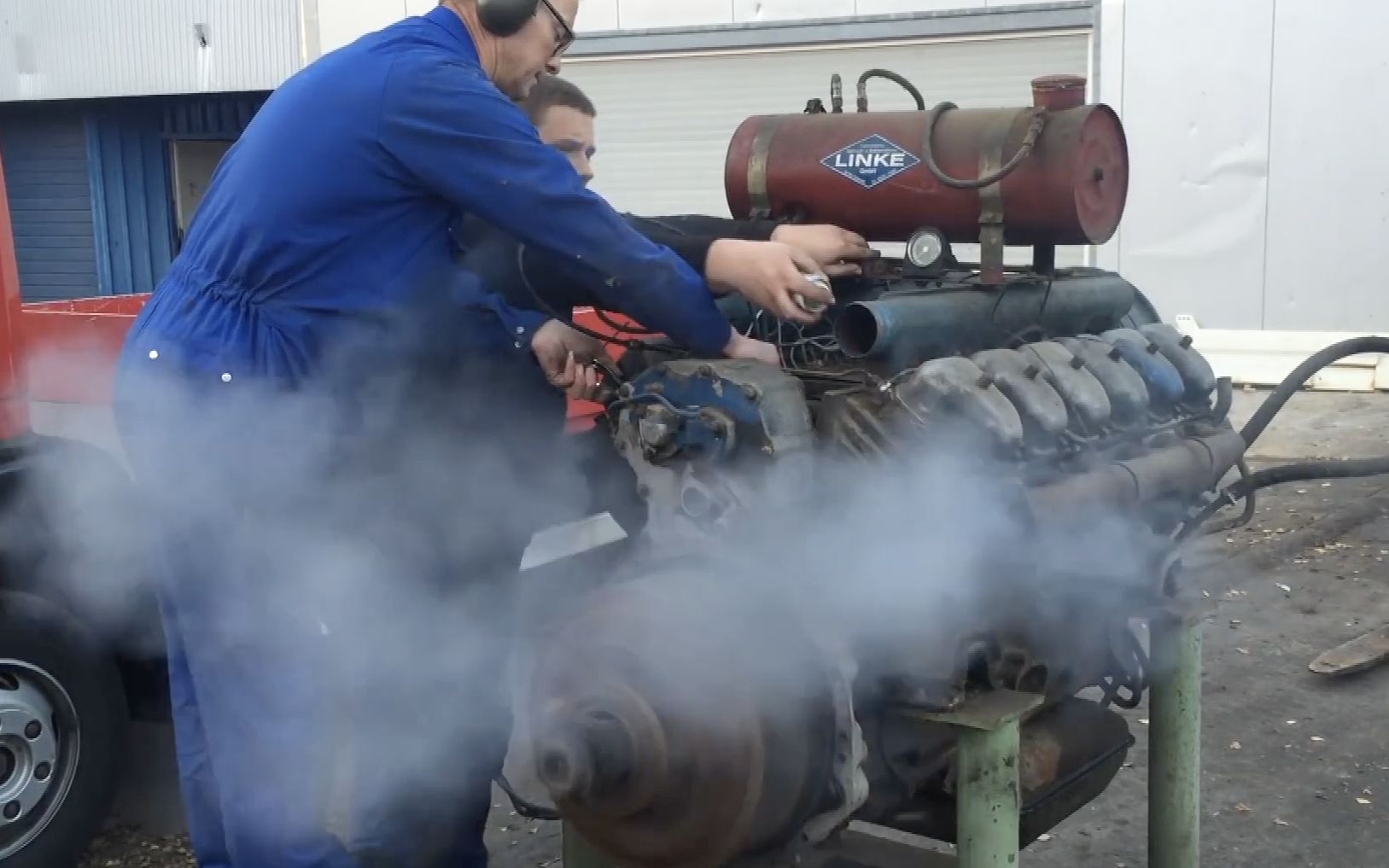 太拖拉TATRA V12风冷引擎 5年来第一次苏醒_哔哩哔哩_bilibili