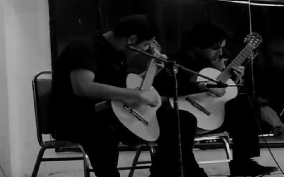 Uaral - Eterno en Mí (live cover) - YouTube_哔哩哔哩_bilibili