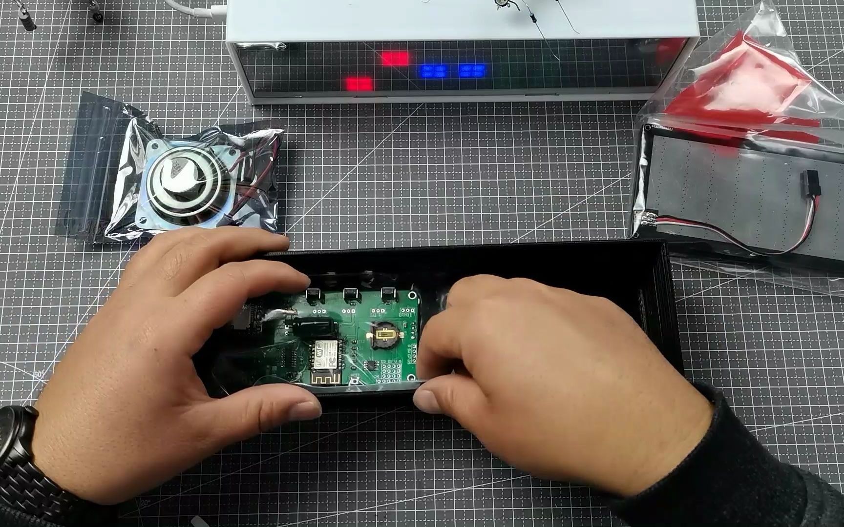 超简单DIY一个awtrix智能时钟_哔哩哔哩_bilibili