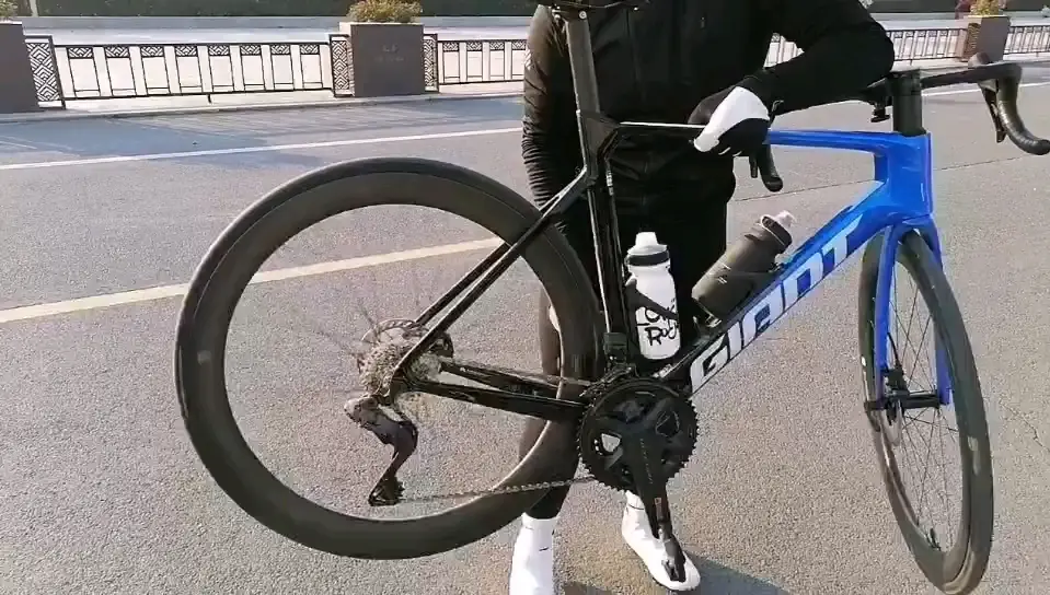 捷安特pp adv 0 Pro（我擦，是真的帅）_哔哩哔哩_bilibili