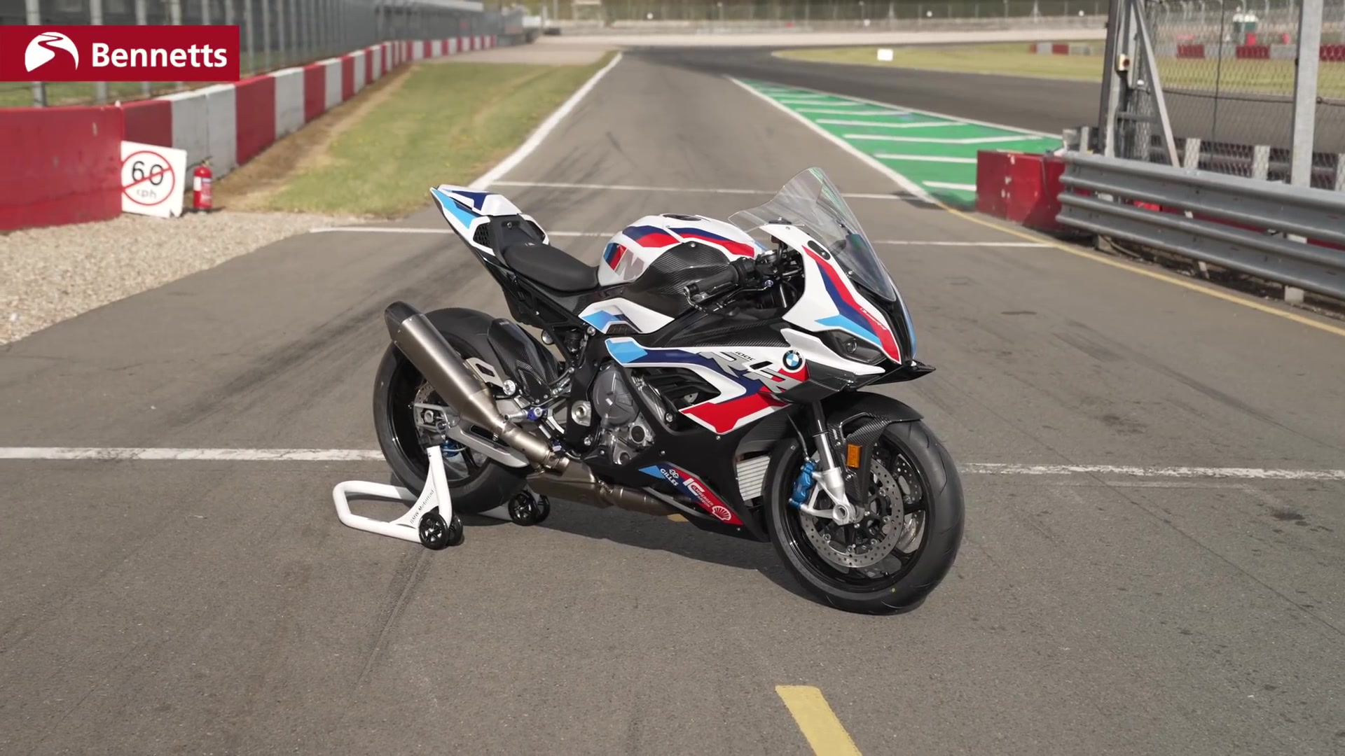 2021 宝马BMW M1000RR 测评Reviewc _ First Ride_哔哩哔哩_bilibili