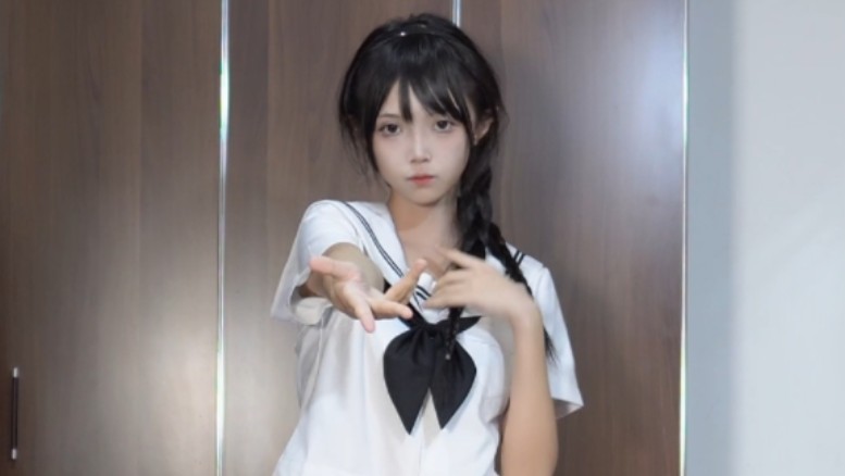 有点面瘫 不确定 再看一眼-咕gugugugu-咕gugugugu-哔哩哔哩视频