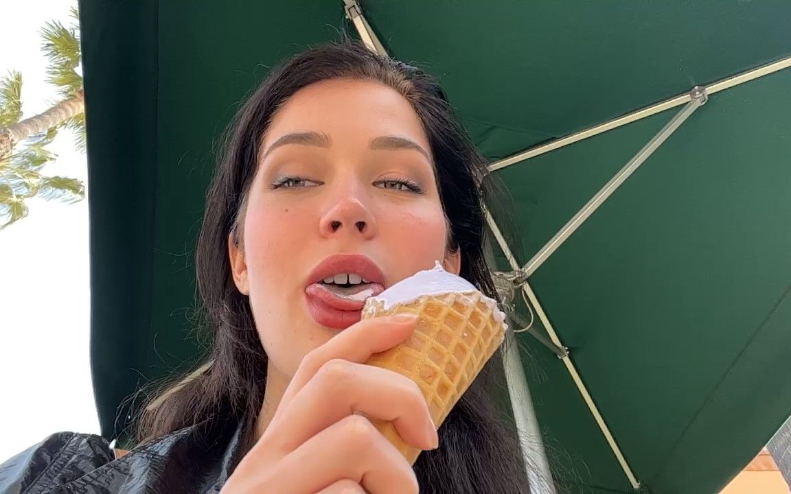 天使般的容颜，让人心动的深邃眼神，新时代俄罗斯女神Lena Reif