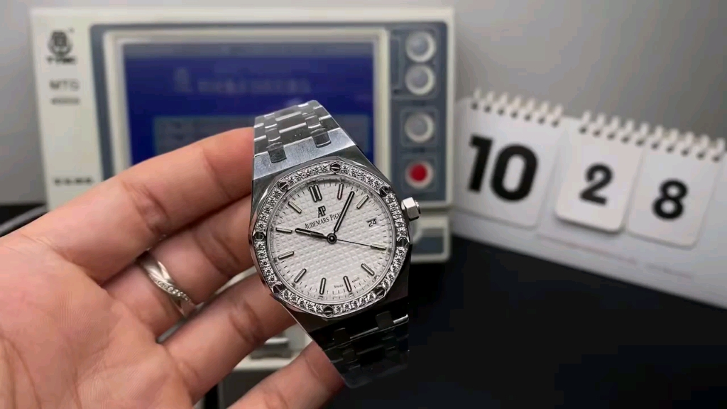 爱彼 77351_哔哩哔哩_bilibili