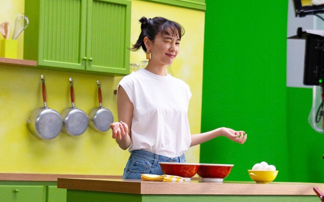 【4K60FPS修复】Lenka Kripac 《The Show》MV 又勾起了多少人的回忆！-愿认知之父勾引我们-音乐-哔哩哔哩视频