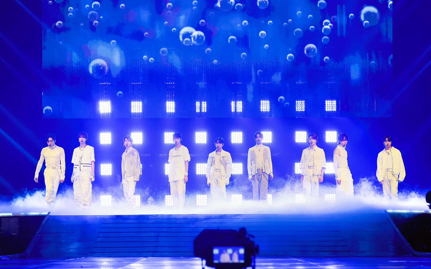 TEAM·舞台】230611 新歌公开！COVER特别舞台！WOLF初舞台！家族演唱会-andTEAM_Crescent-andTEAM ...