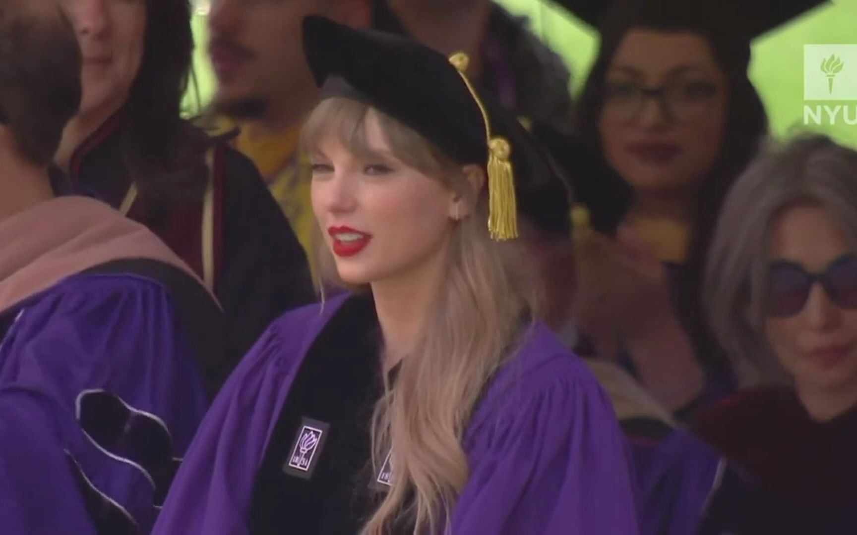 自译中字 | Taylor Swift 获纽约大学艺术荣誉博士并发表演讲_哔哩哔哩_bilibili