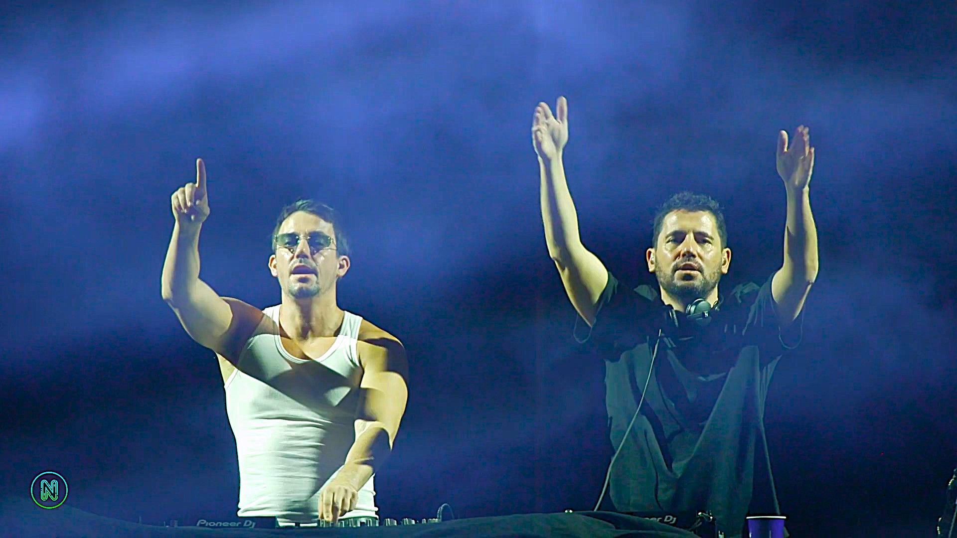 Dimitri Vegas & Like Mike 泰国Neon Countdown电音节全场-400KW-400KW-哔哩哔哩视频