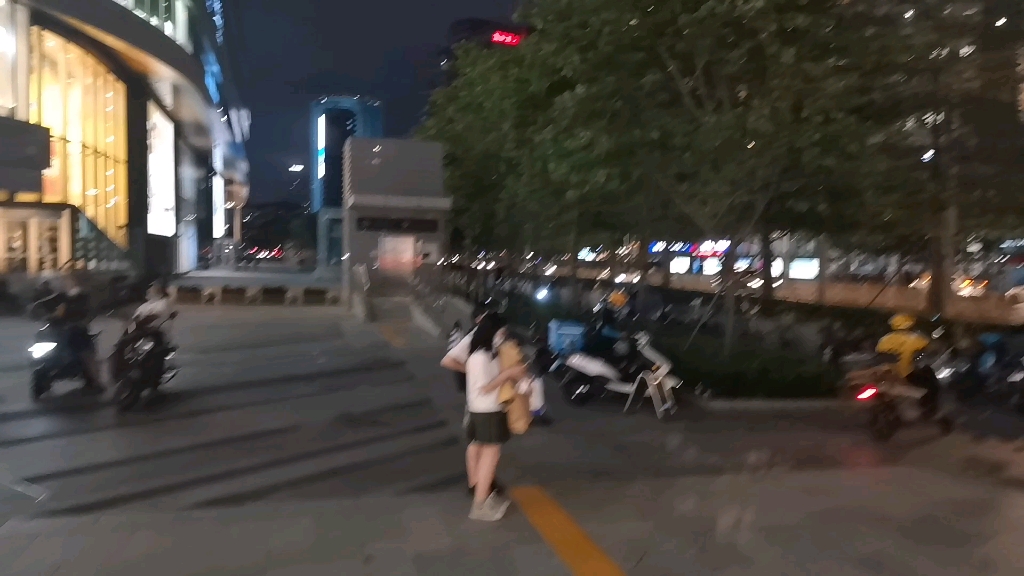 深圳地铁南油站未启用的垂直电梯_哔哩哔哩_bilibili