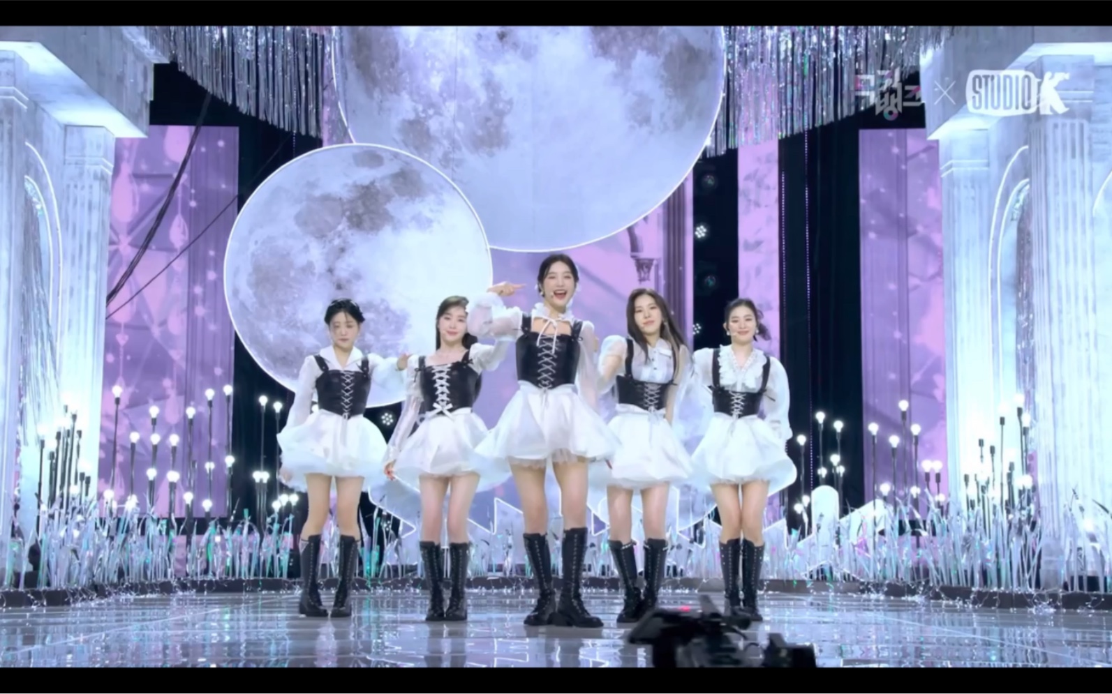 【4K首舞台直拍】Red Velvet 回归曲《Feel My Rhythm》0325音乐银行舞台!!_哔哩哔哩_bilibili