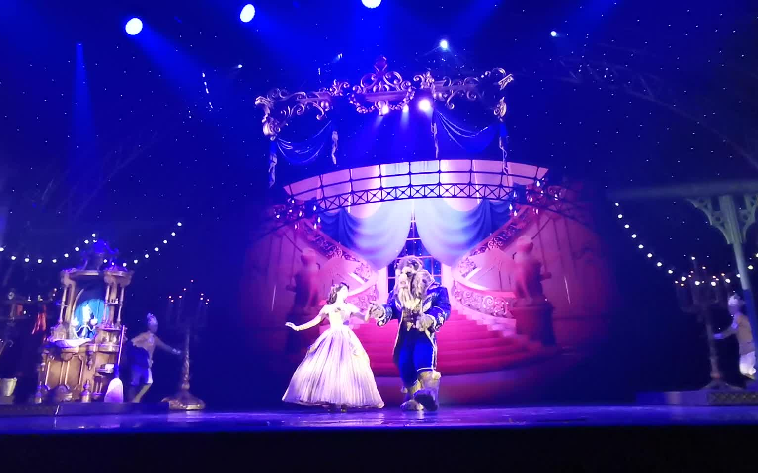 spectacle mickey le magicien nous retrouvons notre parc disneyland ...