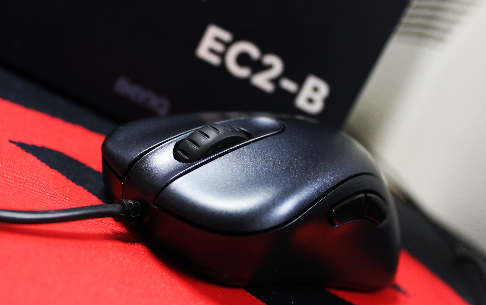 【外设关键评】用了这个鼠标就再没有借口打不好了 - ZOWIE EC2B CSGO特别版测评_哔哩哔哩_bilibili