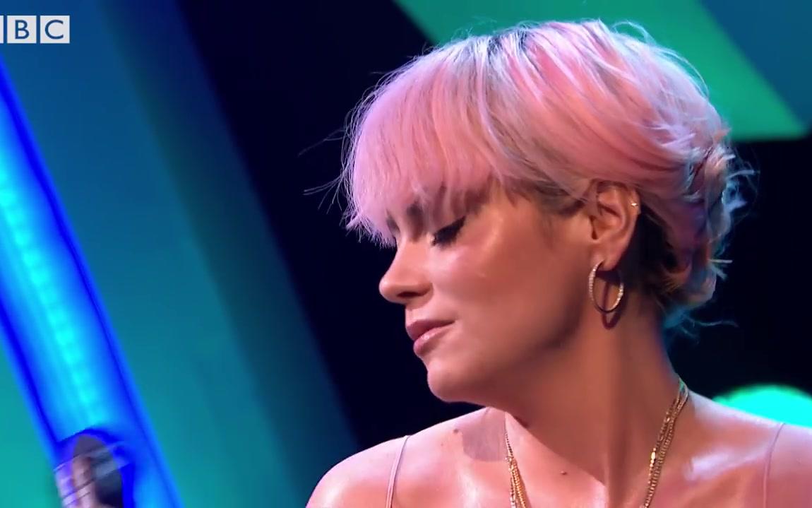 Lily Allen - 3（Three）现场版_哔哩哔哩_bilibili