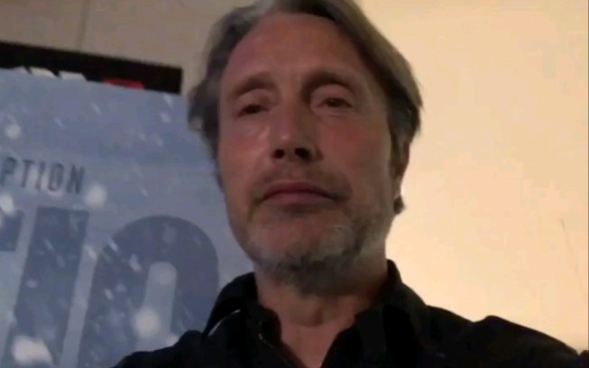 daddy自拍的角度永远很迷，但还是不能阻止他散放魅力（中文字幕） - 视频下载 Video Downloader