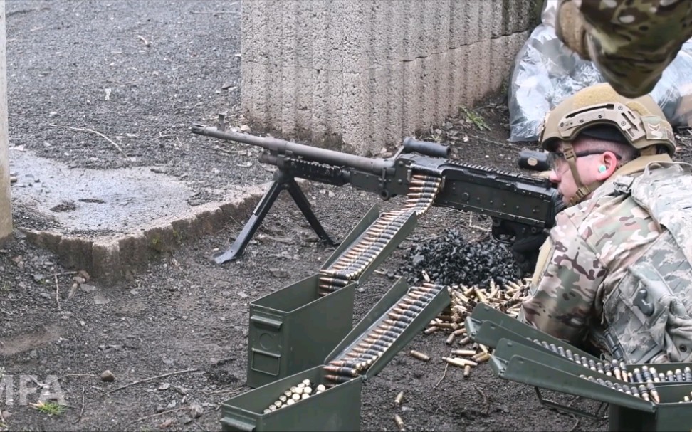 美军M249 M240B 射击训练_哔哩哔哩_bilibili