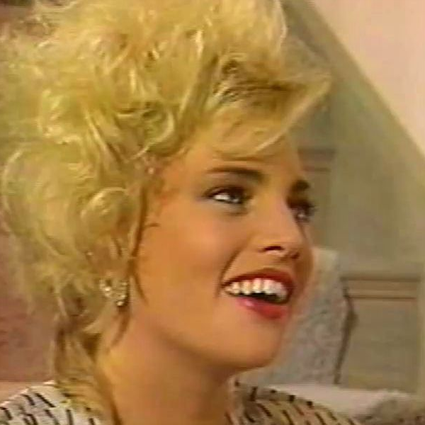 Samantha Strong's Instagram, Twitter & Facebook on IDCrawl