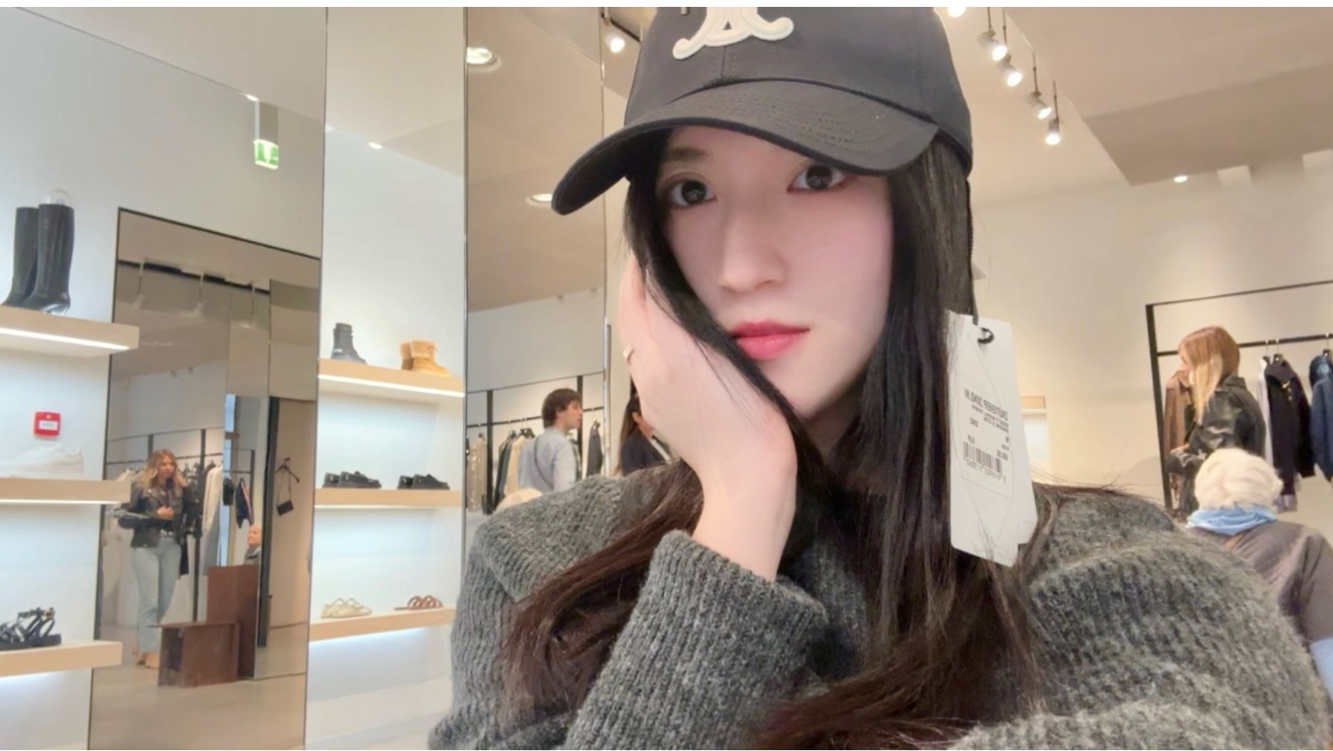 Vlog. 和朋友约会超开心 第一次在意大利参加毕业典礼-xinn_ien-xinn_ien-哔哩哔哩视频