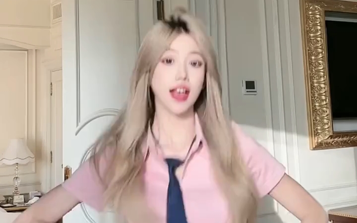 美女一大片。只有她的我最爱-糖心Volg-糖心Volg-哔哩哔哩视频