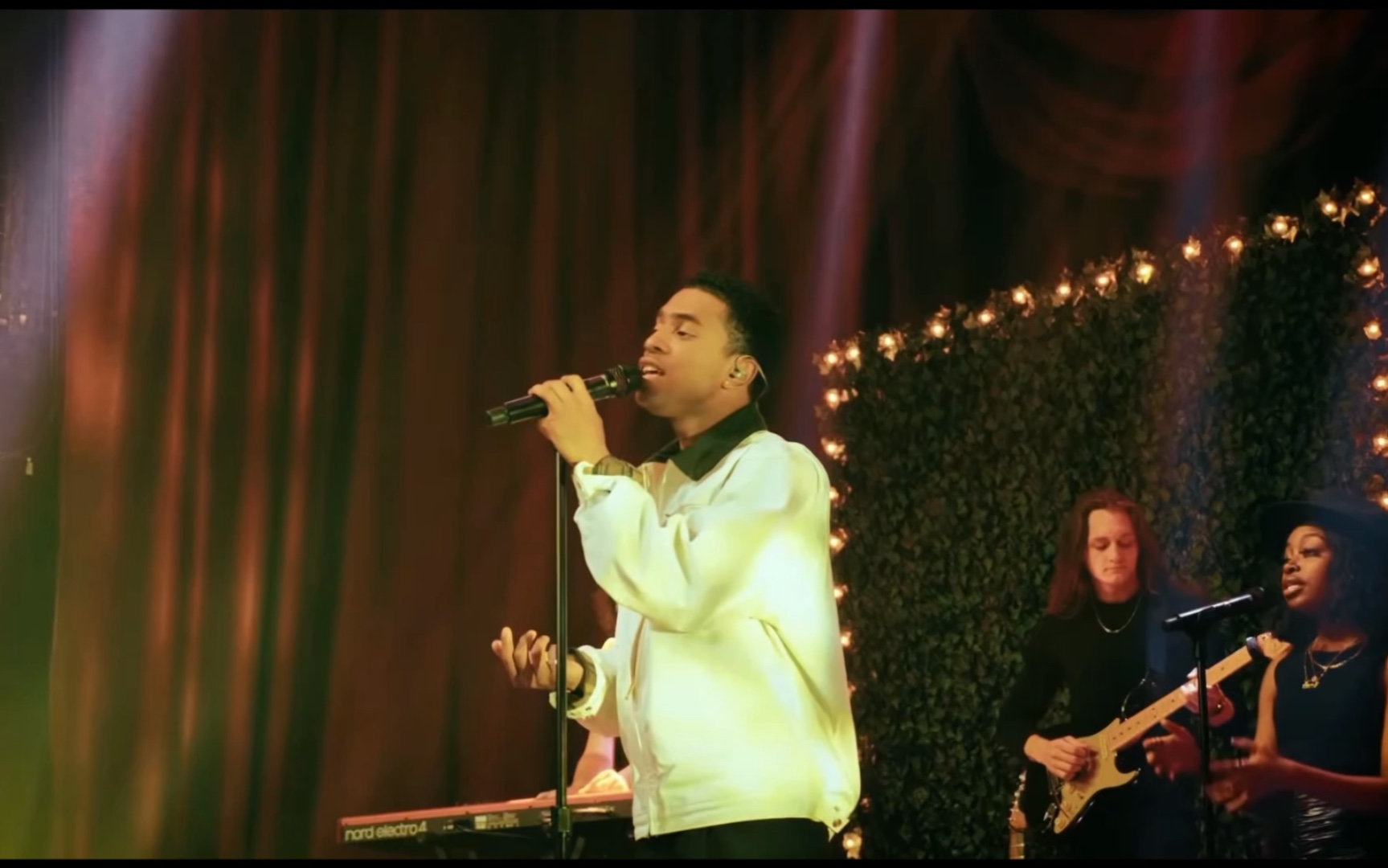 【Bren joy】睡不着就进来治愈一下吧【Insecure】现场收音神级LIVE_哔哩哔哩_bilibili